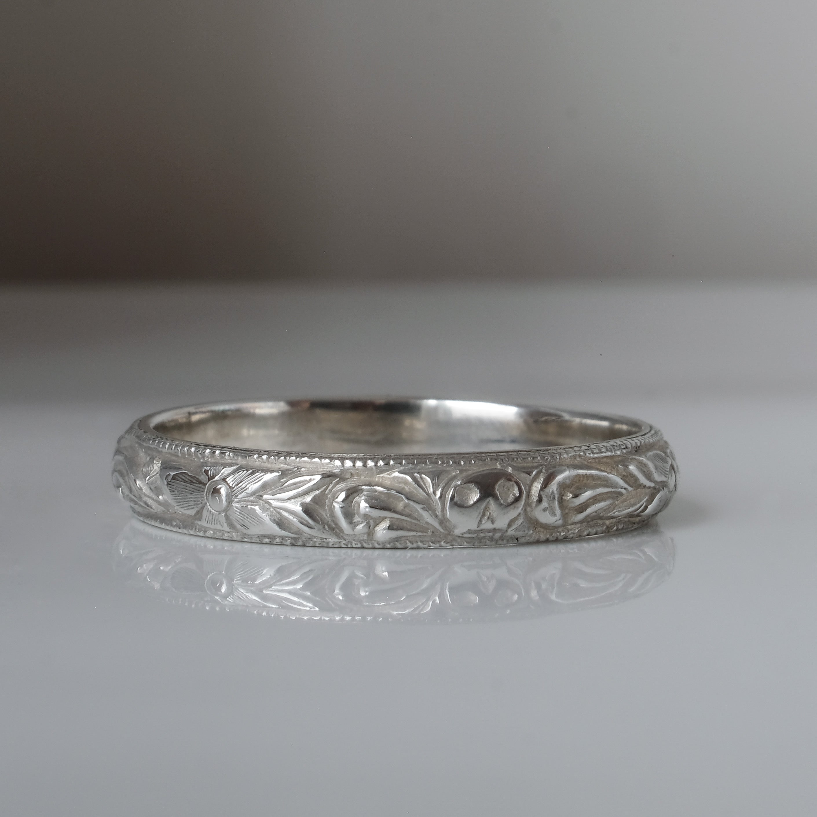 DORIAN engraved ring – Charlie Shires